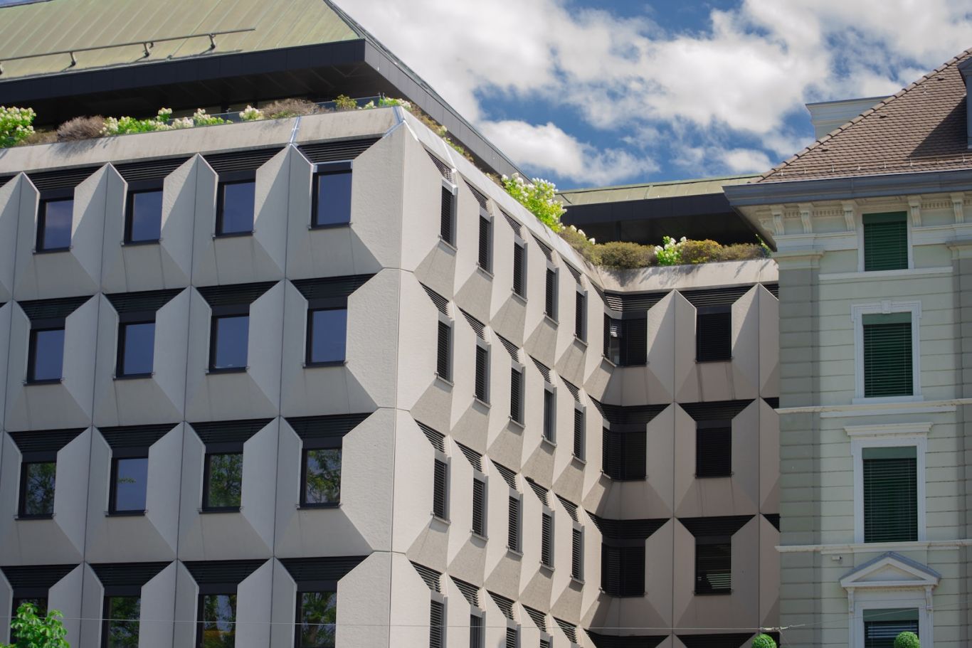 Zaległości w składaniu wniosków licencyjnych FINMA i EAM